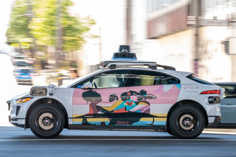 Waymo, da Alphabet, é avaliada em mais de US$ 45 bilhões após ...