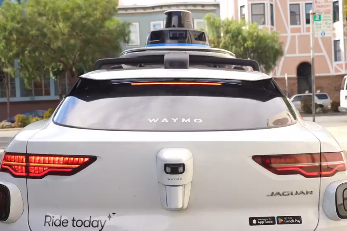 A corrida do ‘robotáxi’ começou e a Waymo, da Alphabet, está na frente ...