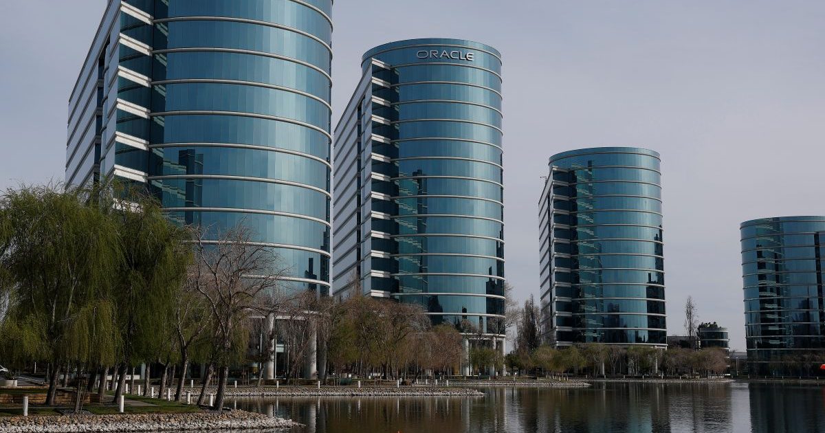 Oracle sobe 36% e faz Larry Ellison empatar com Musk como pessoa mais ...